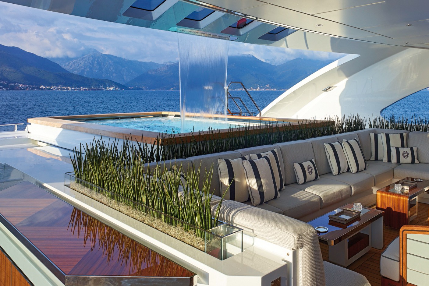 Yacht 70m Custom Superyacht, Heesen | CHARTERWORLD Luxury Superyacht ...